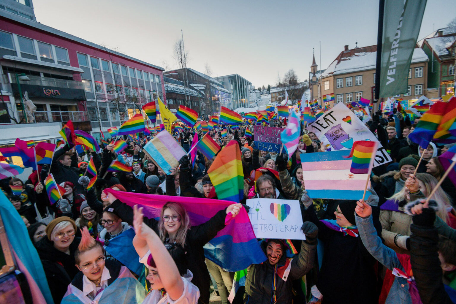Παραμυθένιες εικόνες από το Αρκτικό Pride του Tromsø | Antivirus Magazine