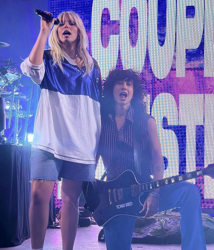 ΛΟΑΤΚΙ+ ζευγάρια που δημοσιοποίησαν τη σχέση τους το 2024 | Antivirus ...