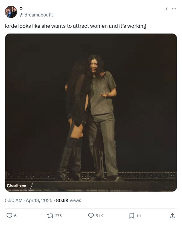 Η Billie Eilish και η Lorde μαζί με την Charlie XCX στο Coachella 2025